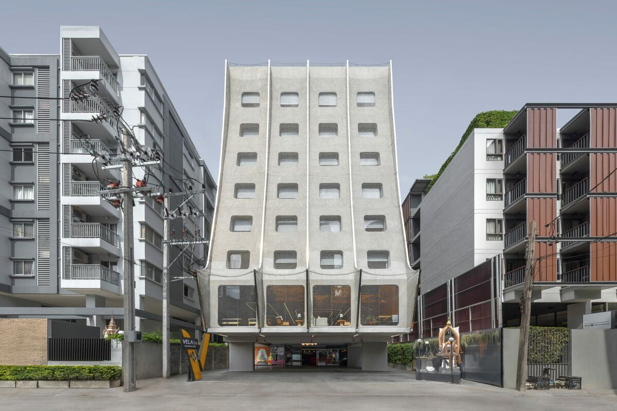 Moskitonetz und Retro-Charme / Hotel in Bangkok von ASWA - Architektur ...